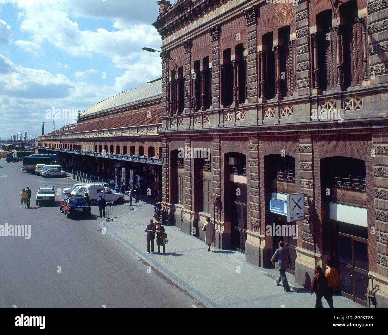 VISTA DESDE LA GLORIETA DE CARLOS V - FOTO AÑOS 80. Location: ESTACION ...