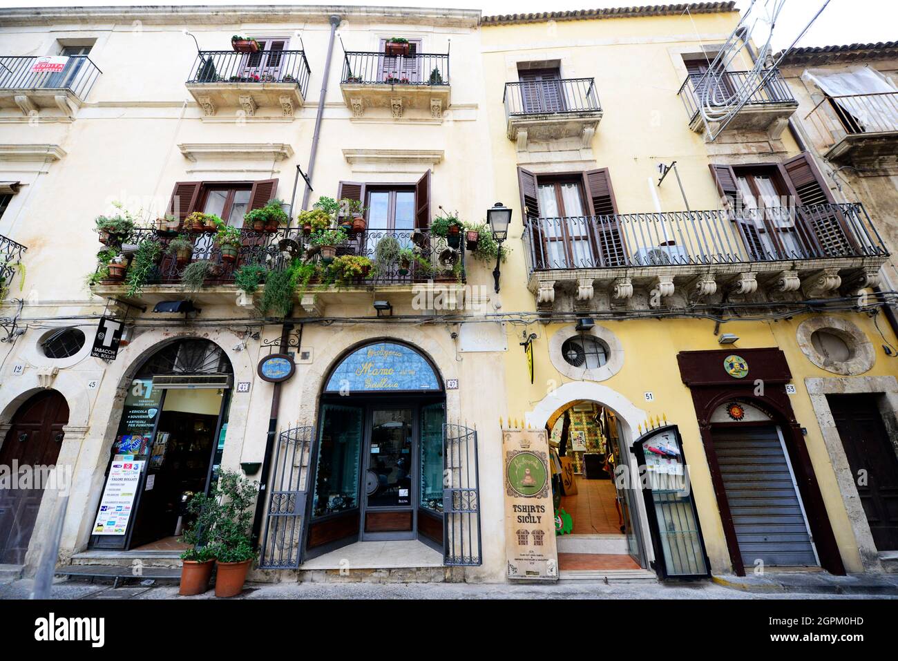 Building on via roma hi-res stock photography and images - Alamy