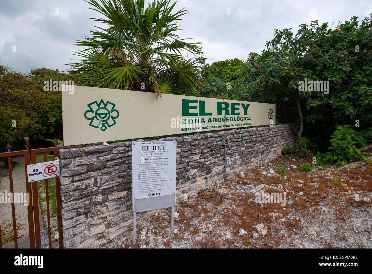 Entrance sign of Maya ruin El Rey archaeological site, Cancun, Quintana ...