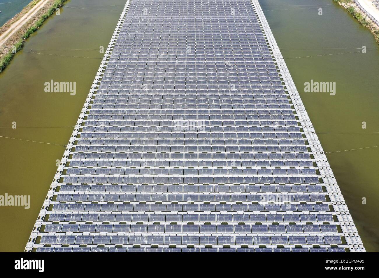 Floating solar hi-res stock photography and images - Alamy