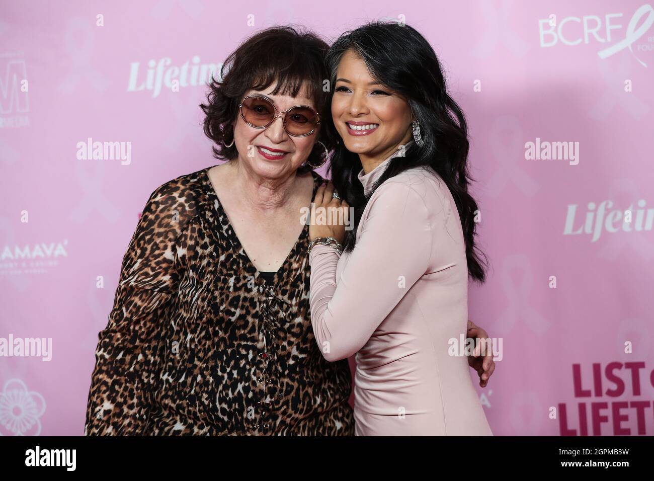 LOS ANGELES, CALIFORNIA, USA - SEPTEMBER 29: Juanita Hu and daughter ...