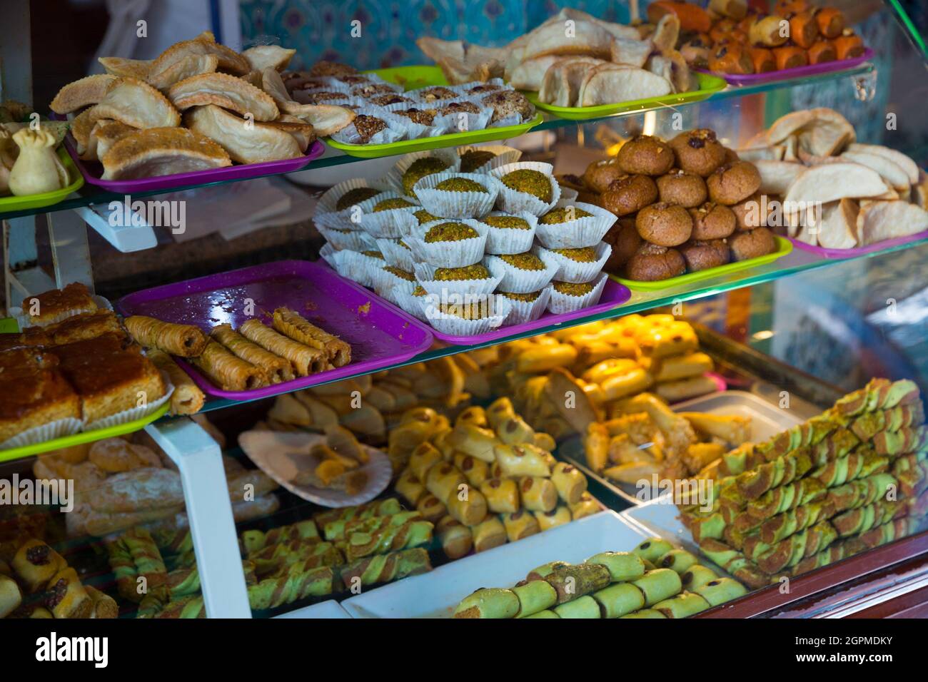 Turkish sweets varieties hi-res stock photography and images - Alamy