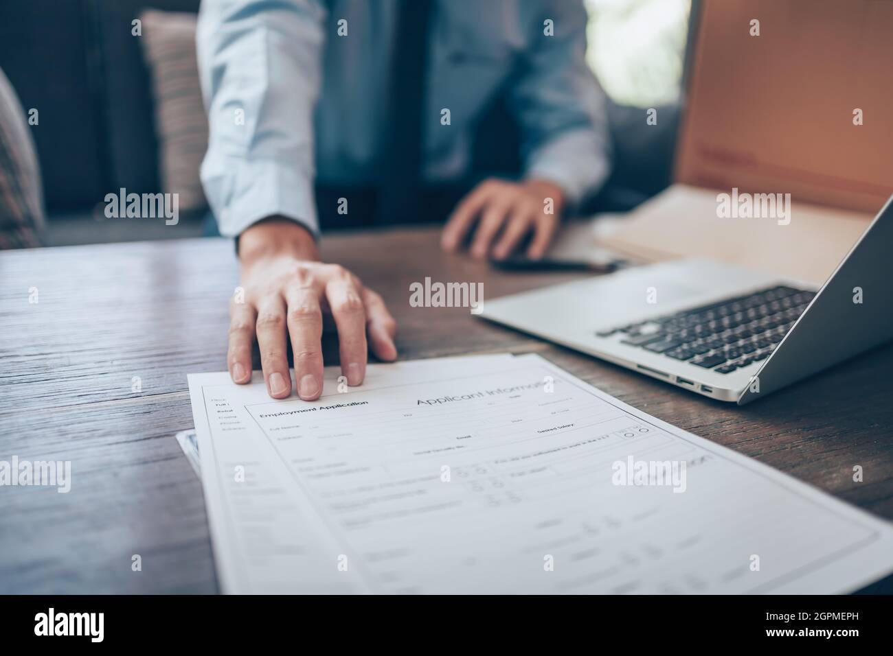 HR staff Submit a job application for new employees to fill out job ...