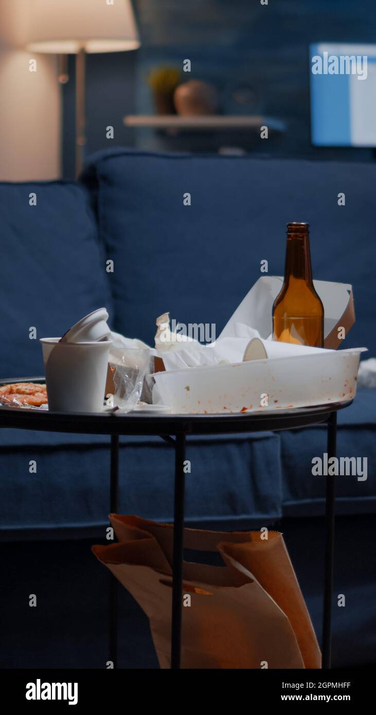 Messy table beer cans hi-res stock photography and images - Alamy