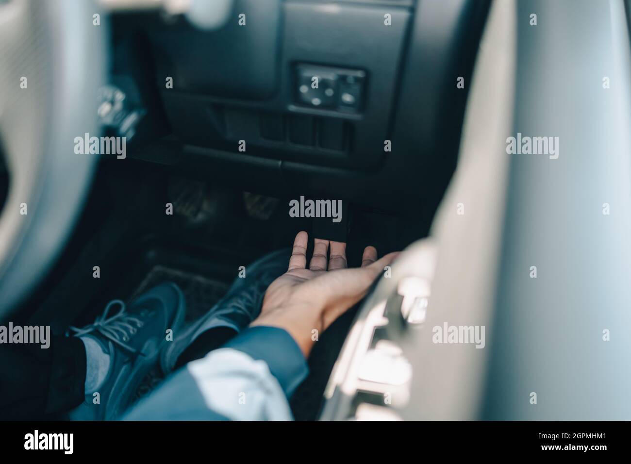 Hand pull the botton for open bonnet after car broken, car breakdown on ...