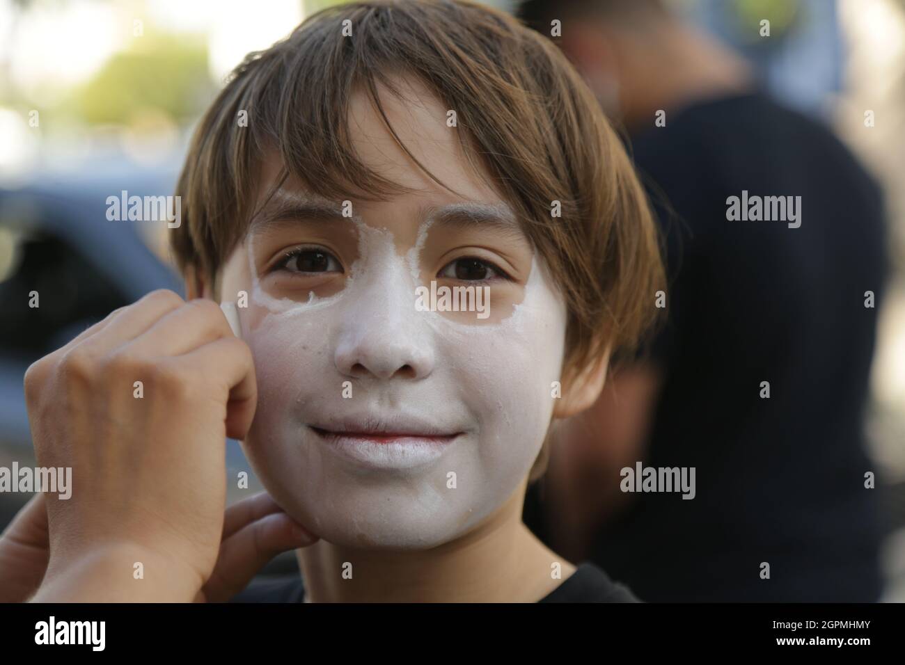 Child making scary face hi-res stock photography and images - Alamy