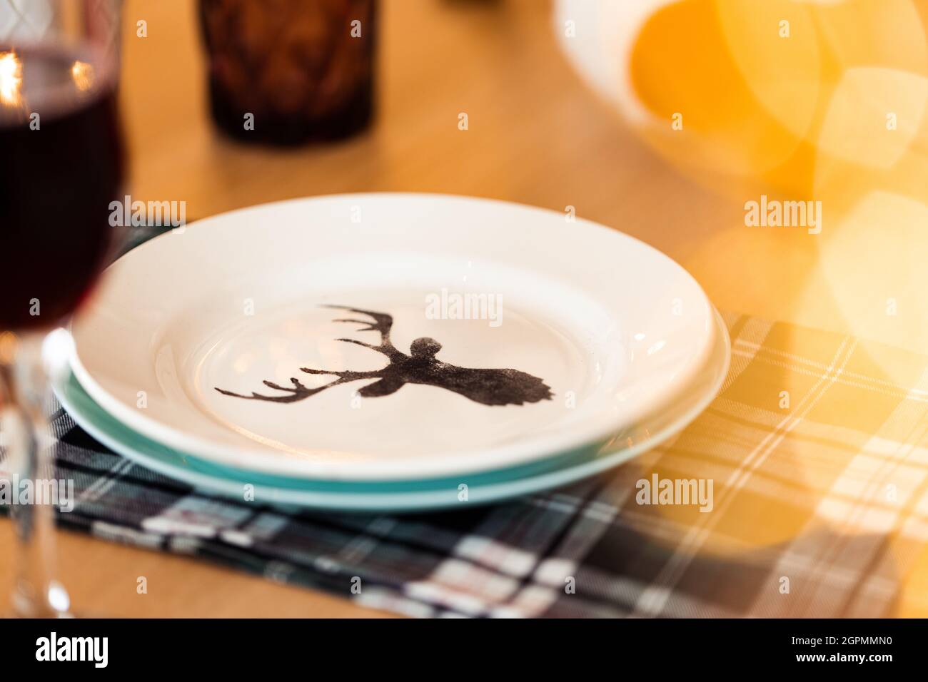 Gold fork and knife silhouette hi-res stock photography and images - Alamy