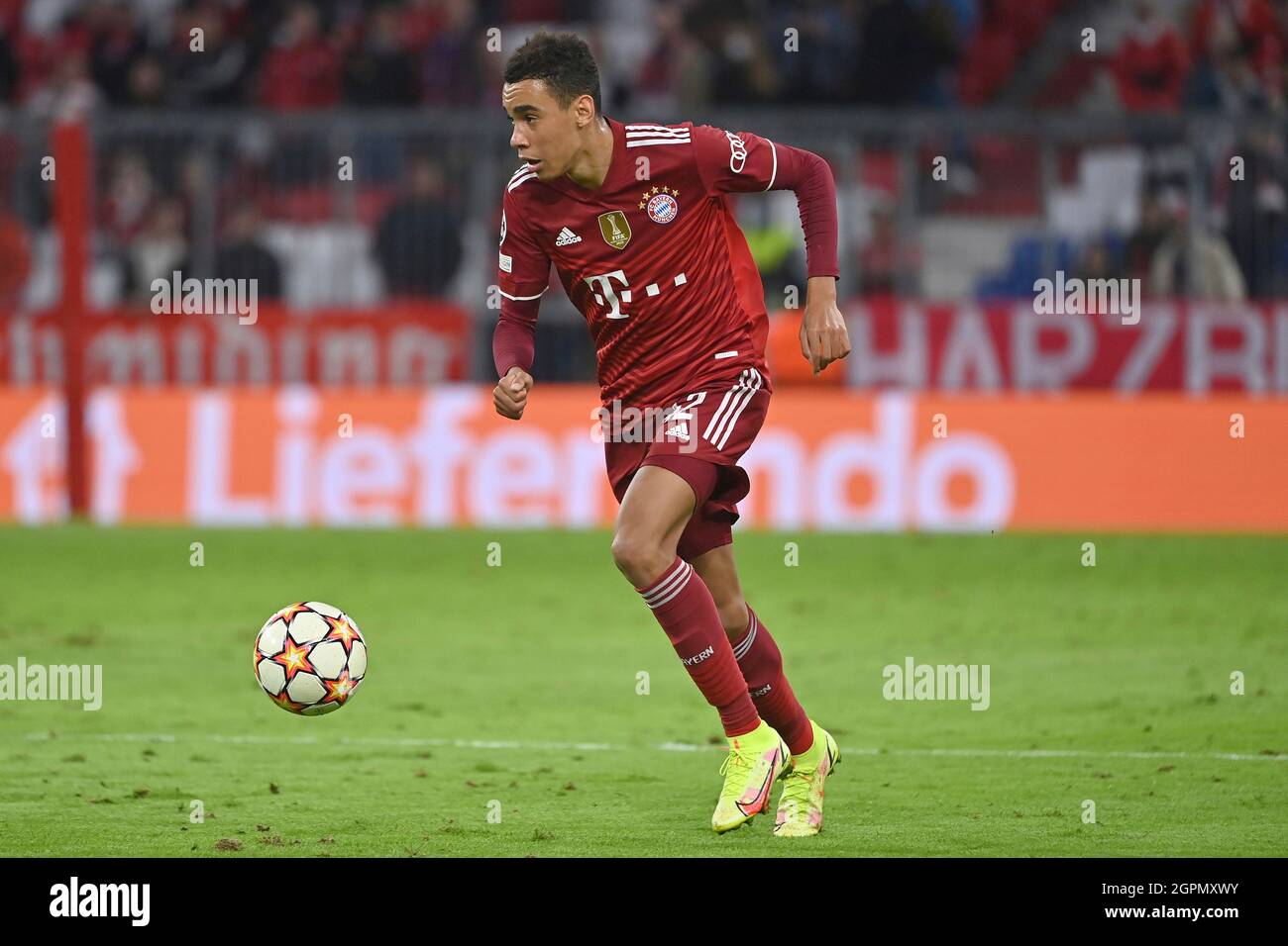 Jamal musiala body hi-res stock photography and images - Alamy