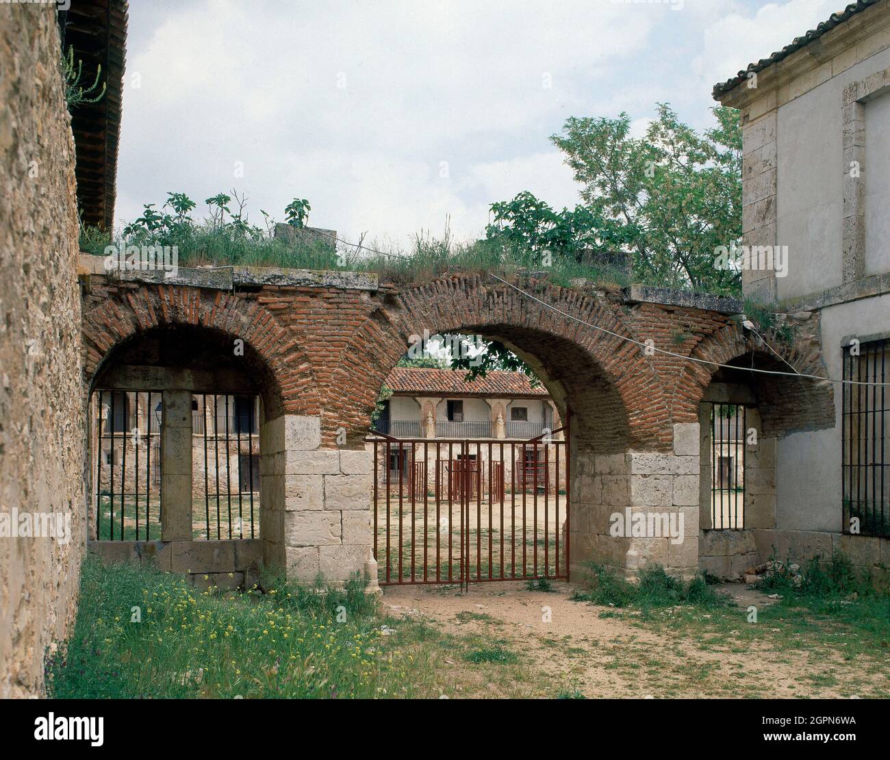 PUERTA OCCIDENTAL DE ENTRADA A LA PLAZA DE LAS FIESTAS - SIGLO XVIII ...