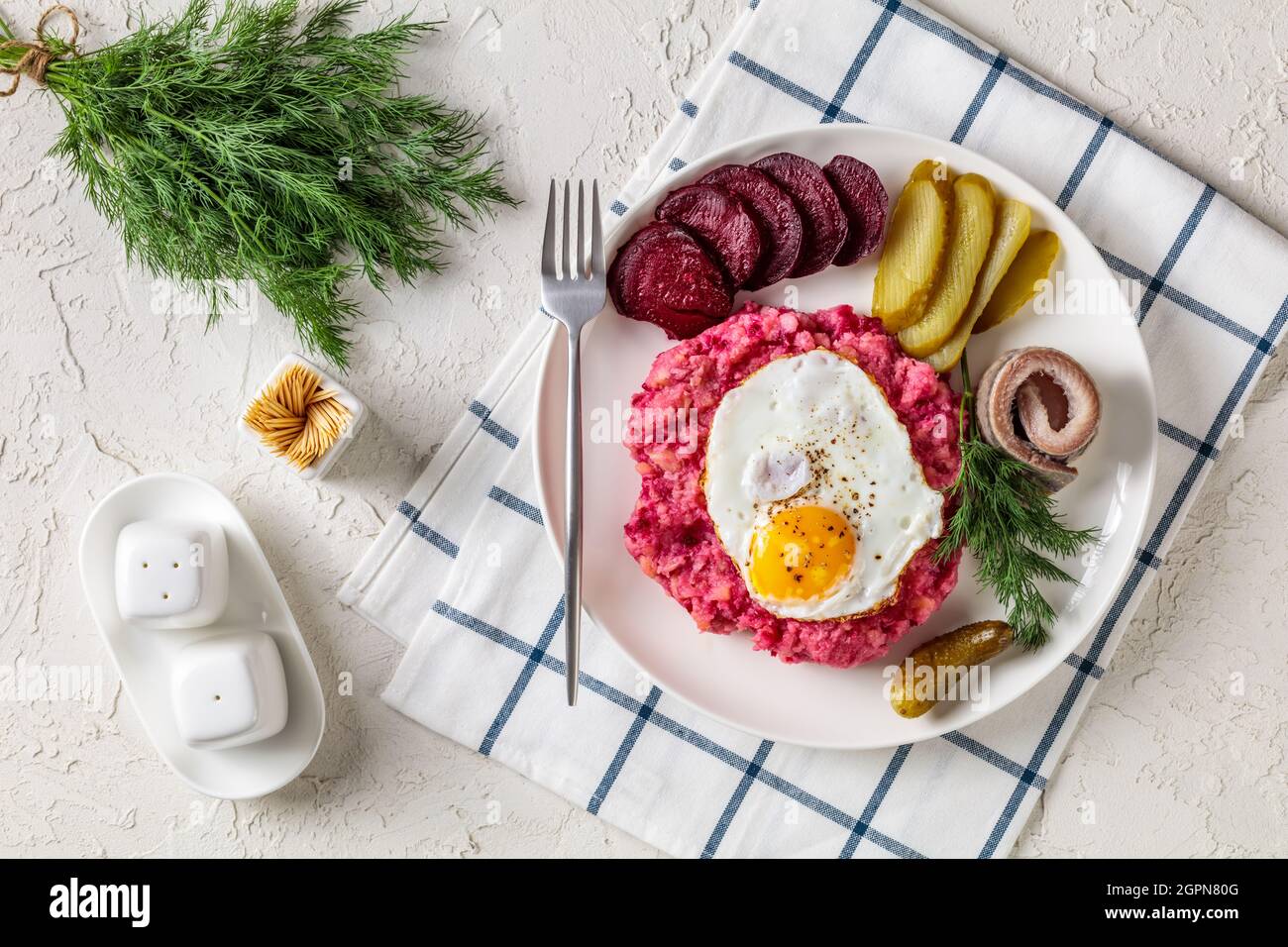 Beetroot fried egg hi-res stock photography and images - Alamy