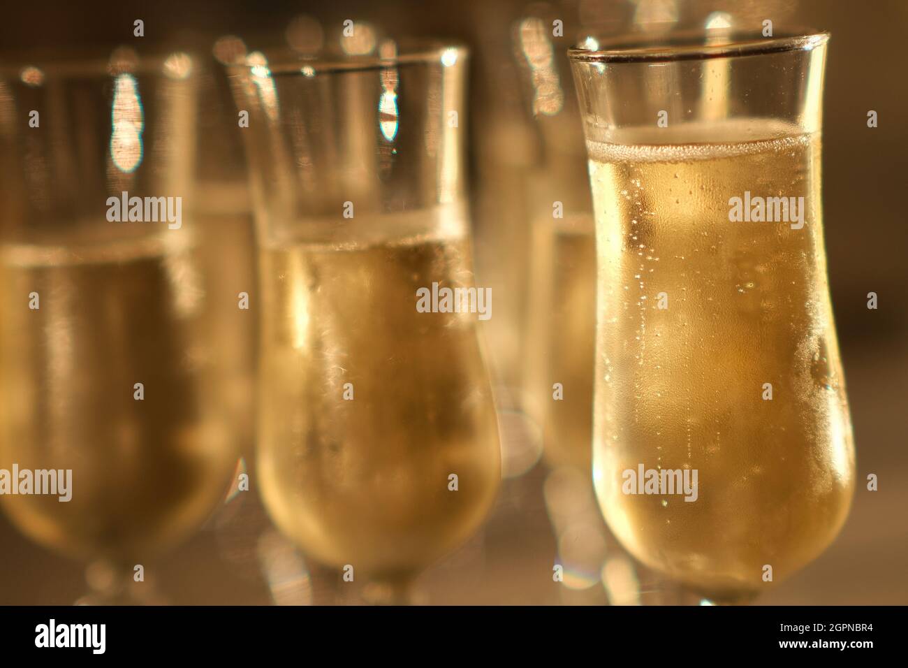 Yellow champagne cocktail foam hi-res stock photography and images - Alamy