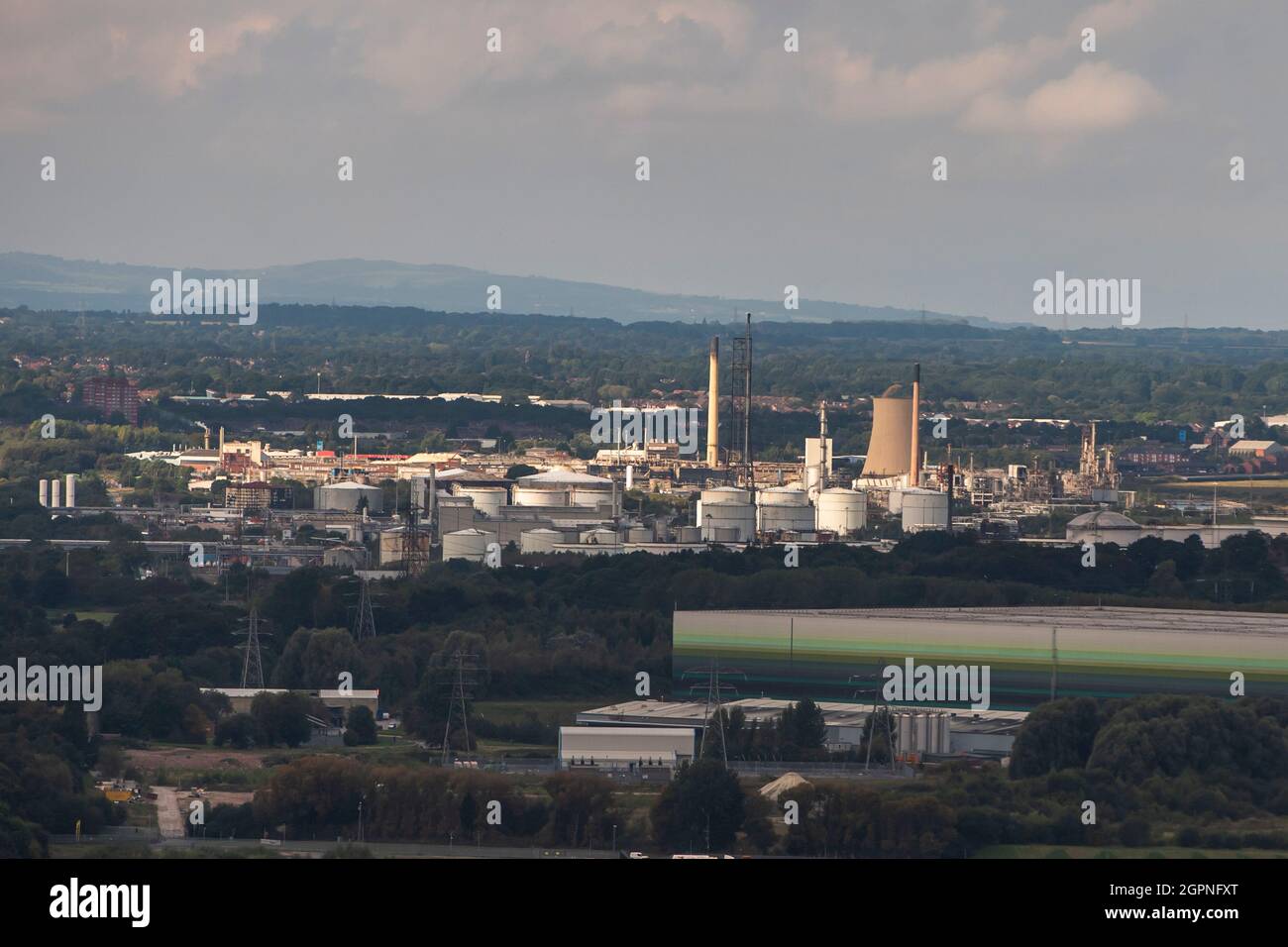 Stanlow oil refinery hi-res stock photography and images - Alamy
