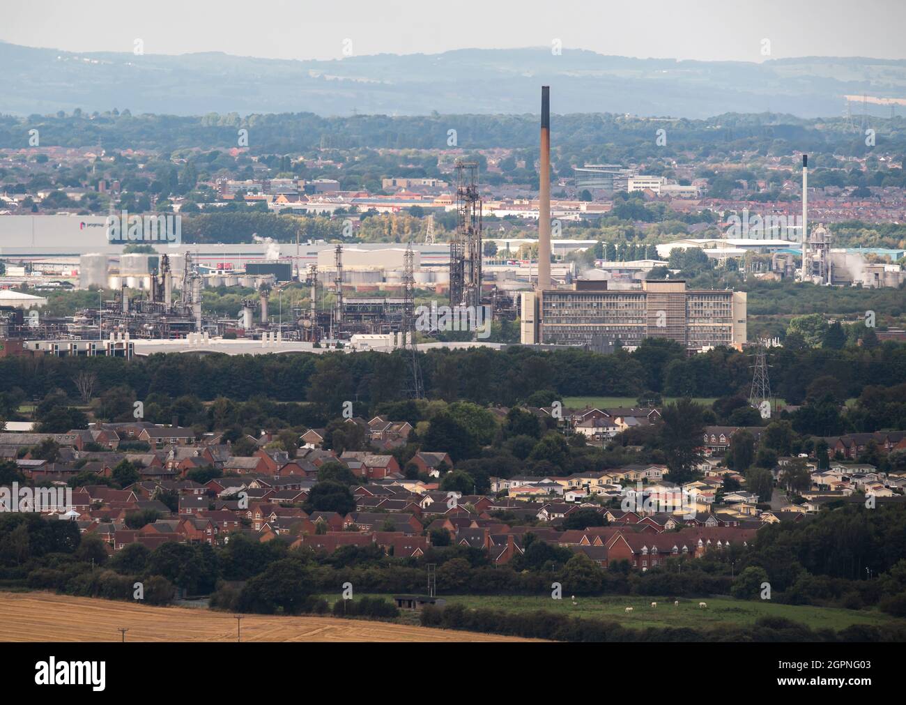 Stanlow oil refinery hi-res stock photography and images - Alamy