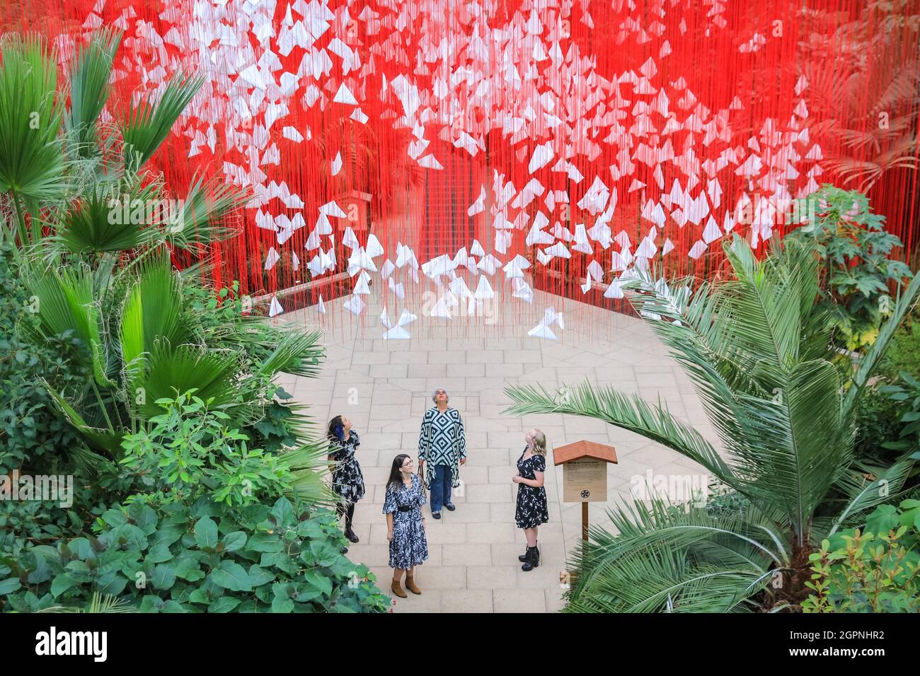 Kew Gardens, London, UK. 30th Sep, 2021. Kew staff and models with the ...
