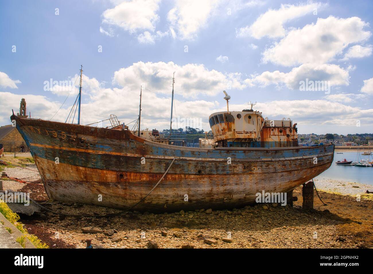 Ship on the Ship Cemetery in Brittany (Camaret Sur Mer Stock Photo - Alamy