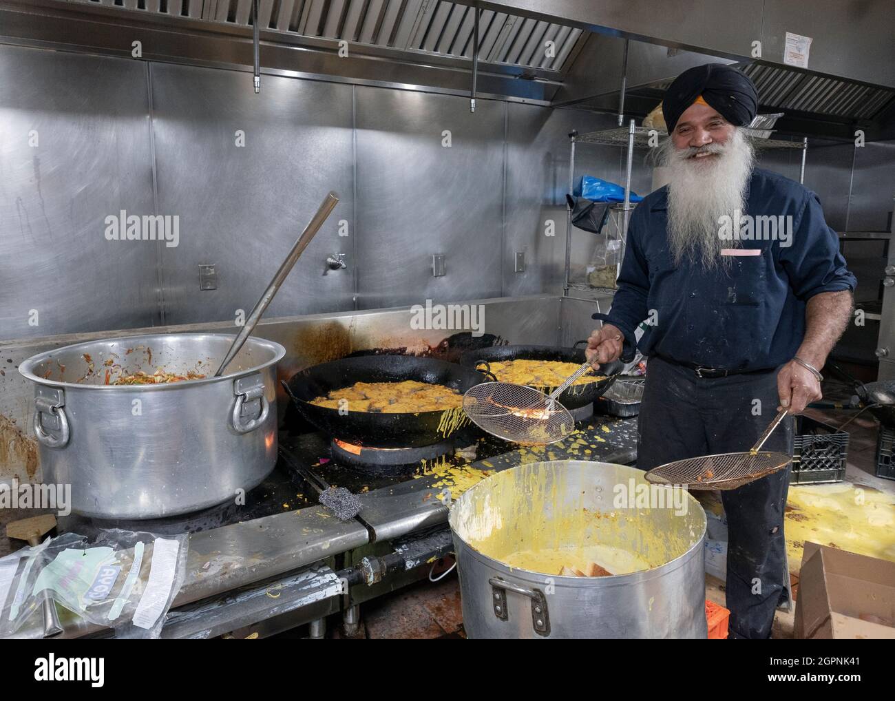 Kitchen langar in sikh gurdwara hi-res stock photography and images - Alamy