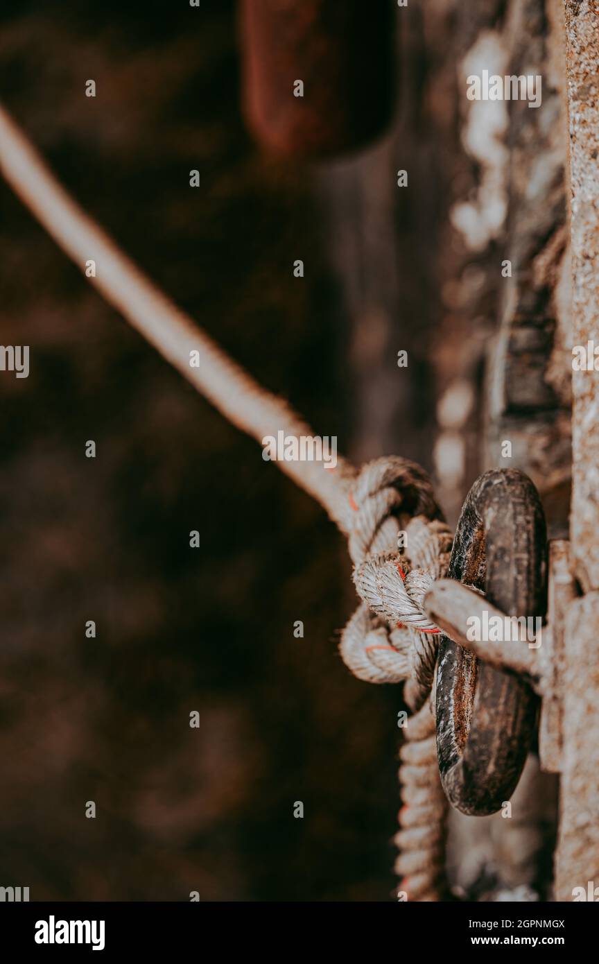 Ring knot hi-res stock photography and images - Alamy