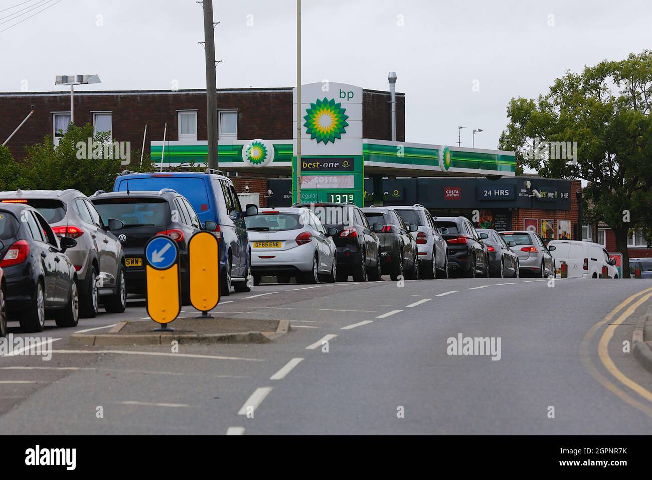 Snake queues hi-res stock photography and images - Alamy