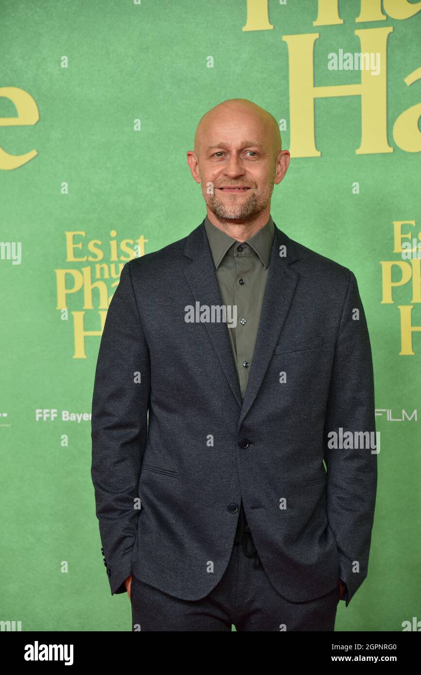 Cologne, Germany. 28th Sep, 2021. Actor Jürgen Vogel comes to the film ...