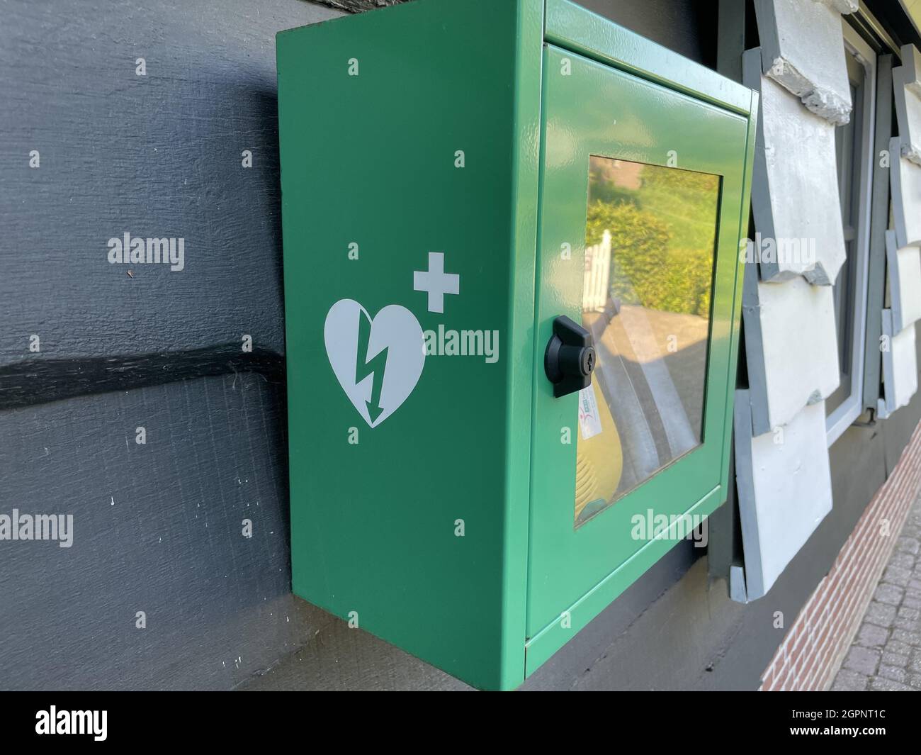 First aid box on wall hi-res stock photography and images - Alamy