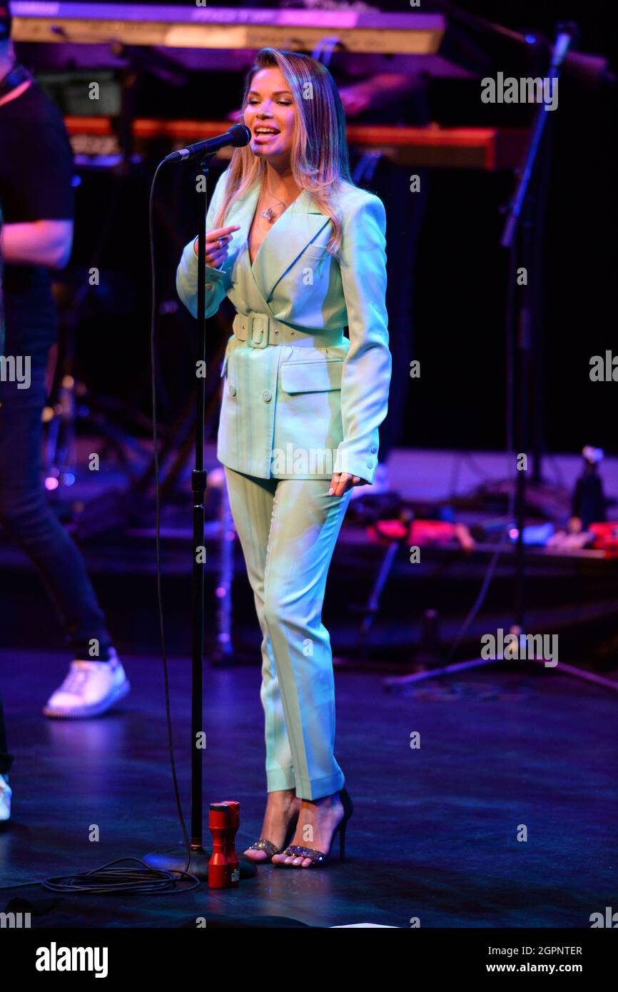 Fort Lauderdale, FL, USA. 29th Sep, 2021. Ksenia Buzina of Leonid & Friends performs at The ...