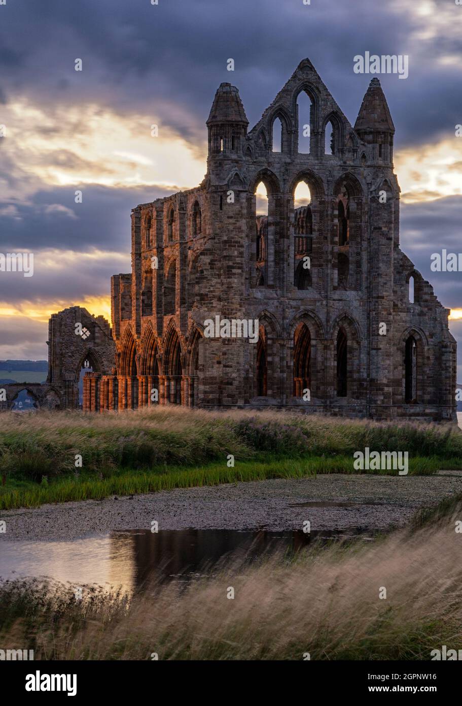 Whitby Abbey Sunset on the North Yorkshire Coast Stock Photo - Alamy