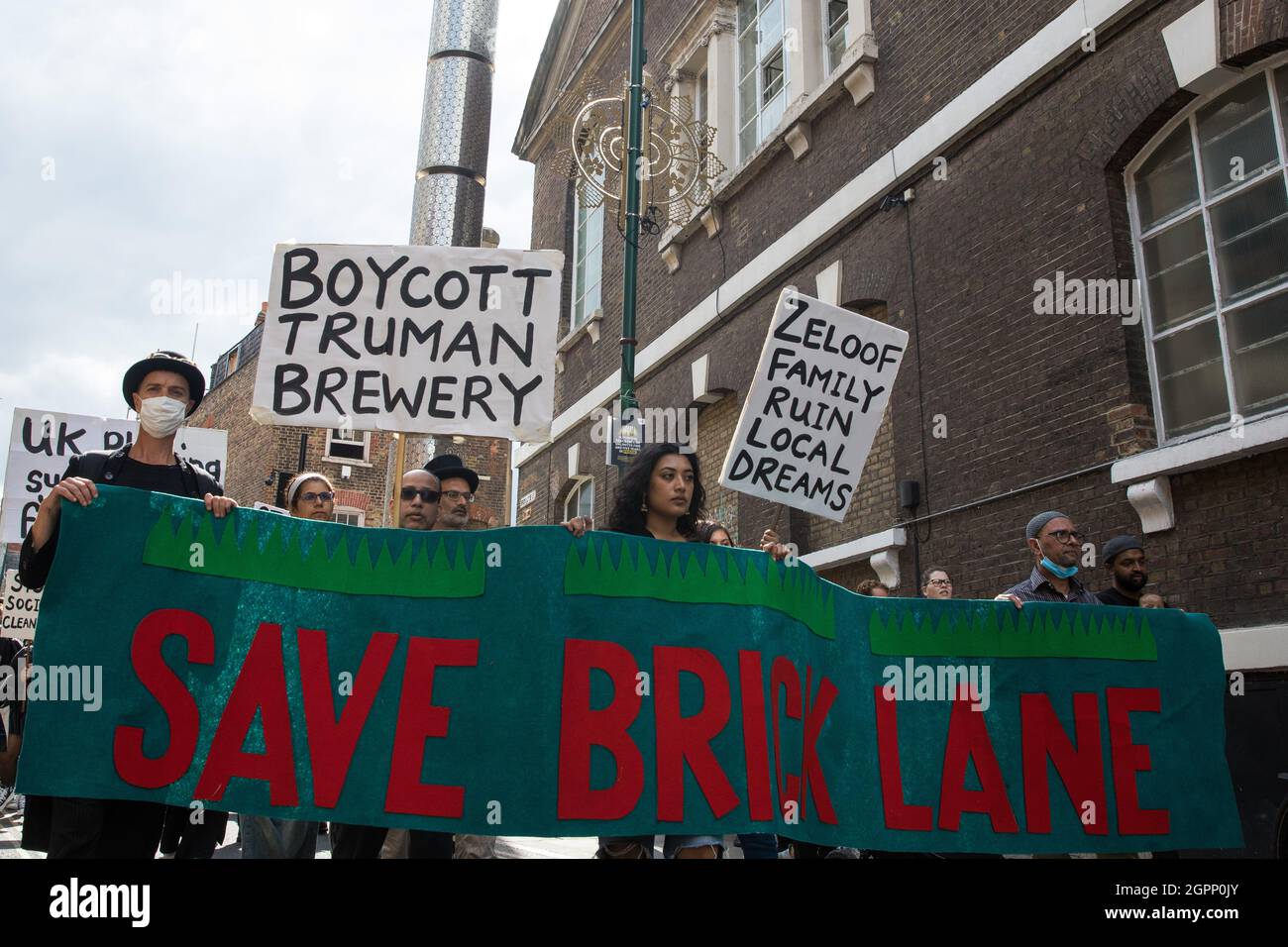 London, UK. 12th September, 2021. Local residents and supporters of the ...