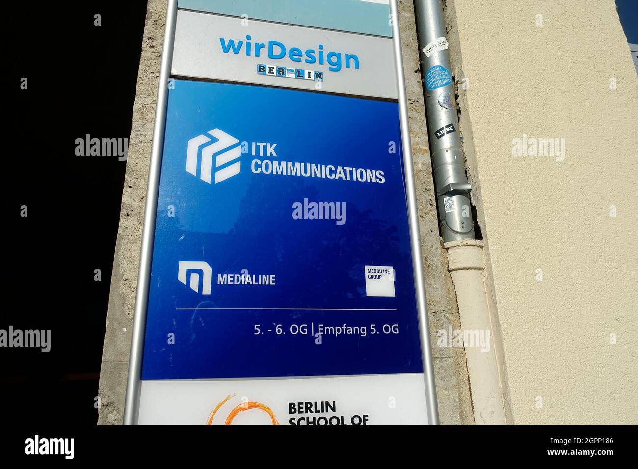 Medialine hi-res stock photography and images - Alamy