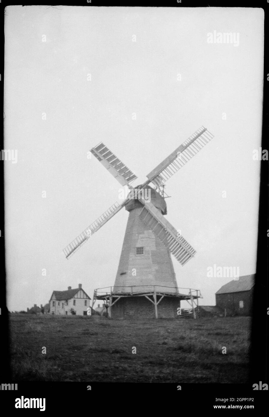 Headcorn Mill, Headcorn, Maidstone, Kent, 1932. A view of Headcorn Mill ...