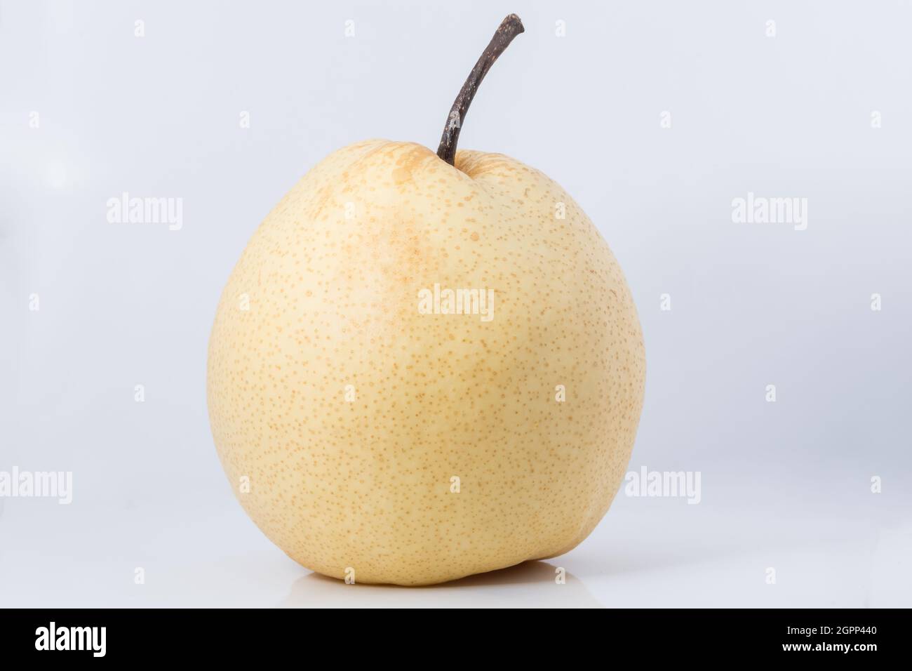 Ripe yellow korean pears hi-res stock photography and images - Alamy