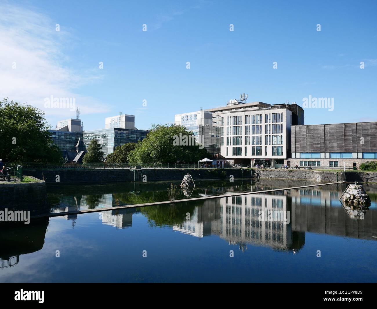 Drakes place gardens and reservoir hi-res stock photography and images ...
