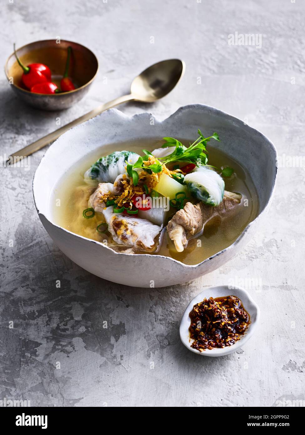 Guay Tiew Parrk Mho noodle soup Stock Photo - Alamy