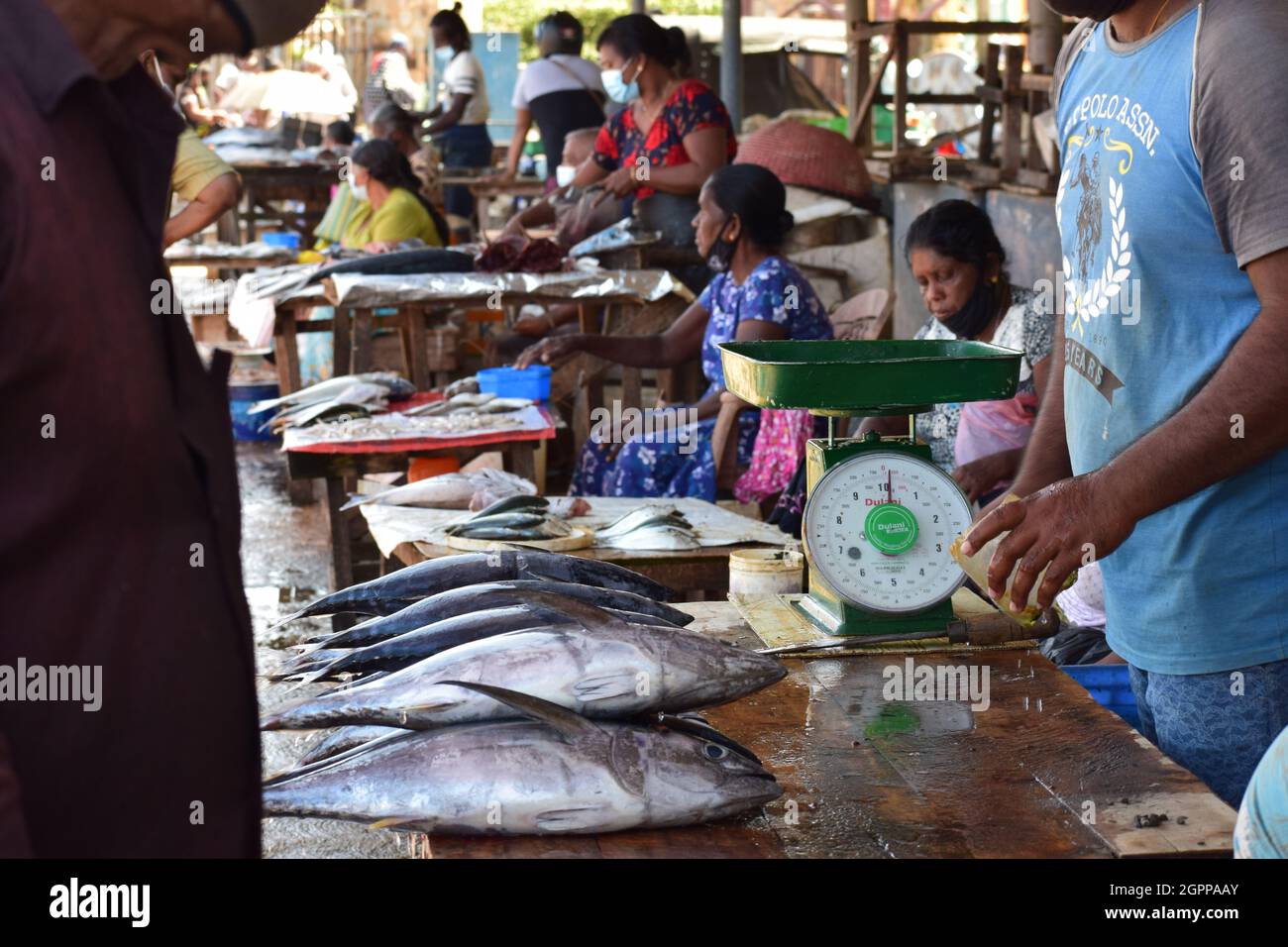 Grocery store with checklist hi-res stock photography and images - Alamy