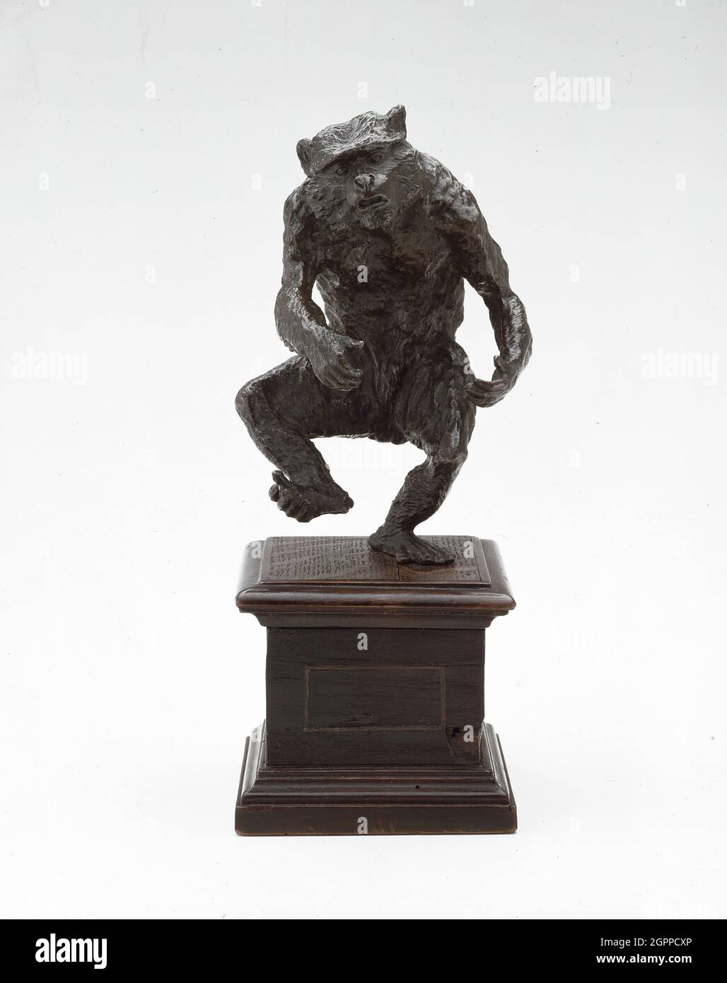 Dancing monkey hi-res stock photography and images - Alamy