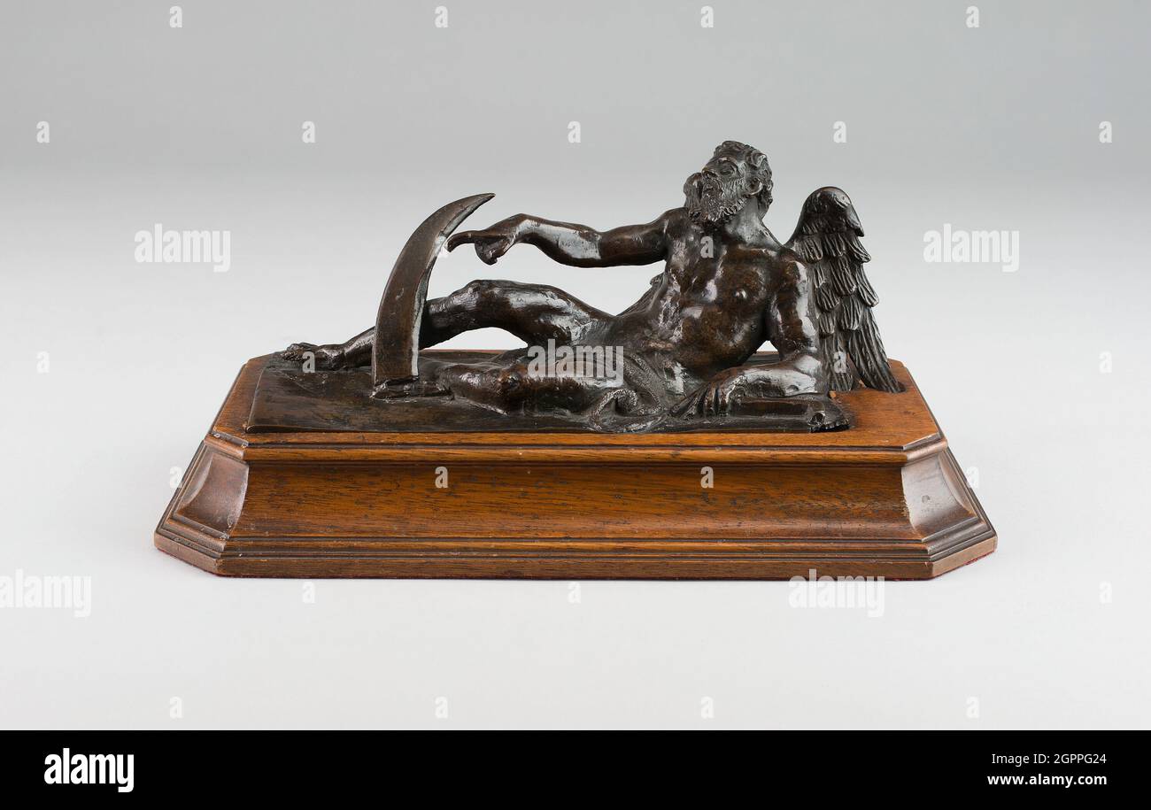 Old father time statue hi-res stock photography and images - Alamy