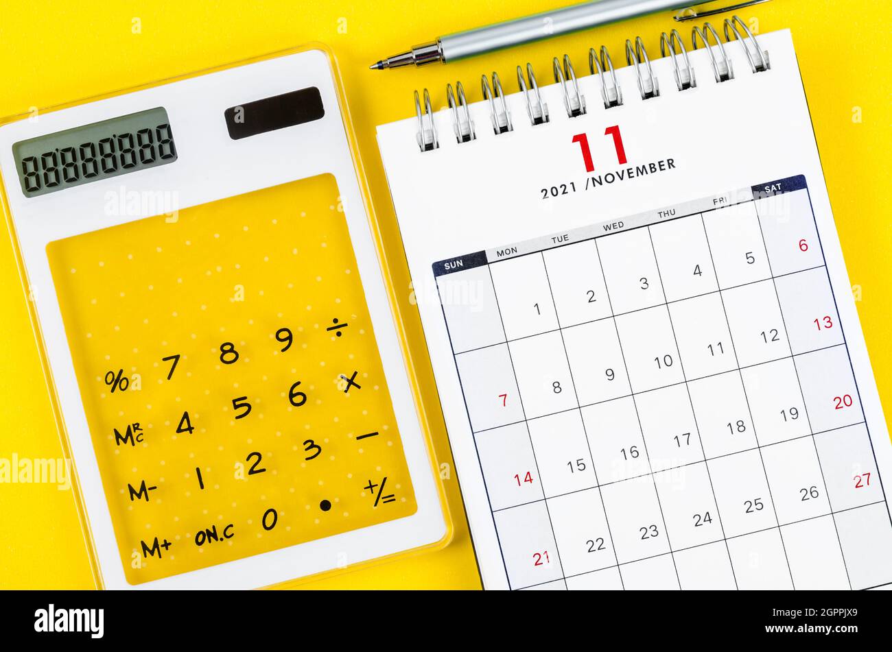 Calendar with calculator hi-res stock photography and images - Alamy