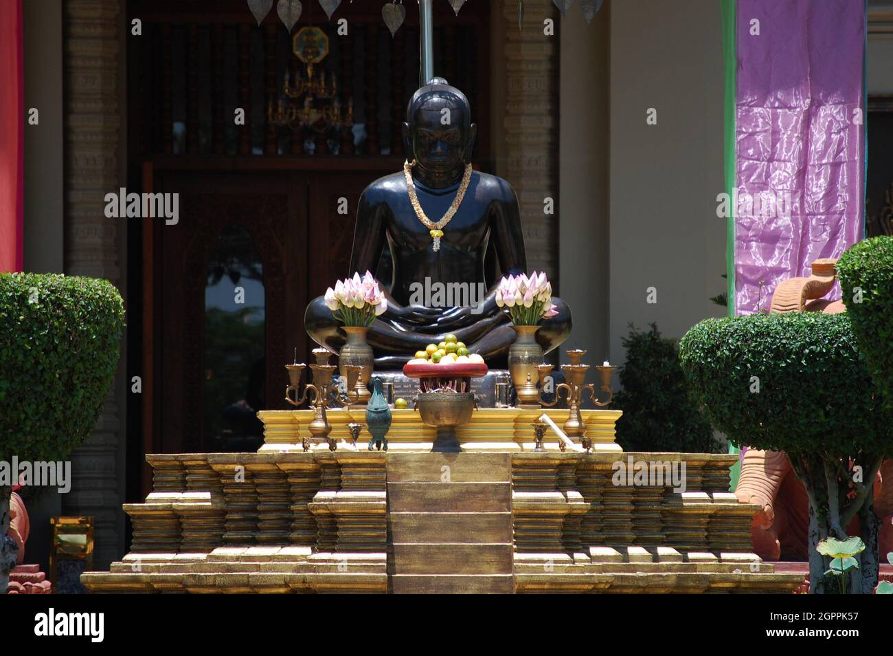 King of the Khmer Empire Jayavarman VII or Mahaparamasaugata statue ...