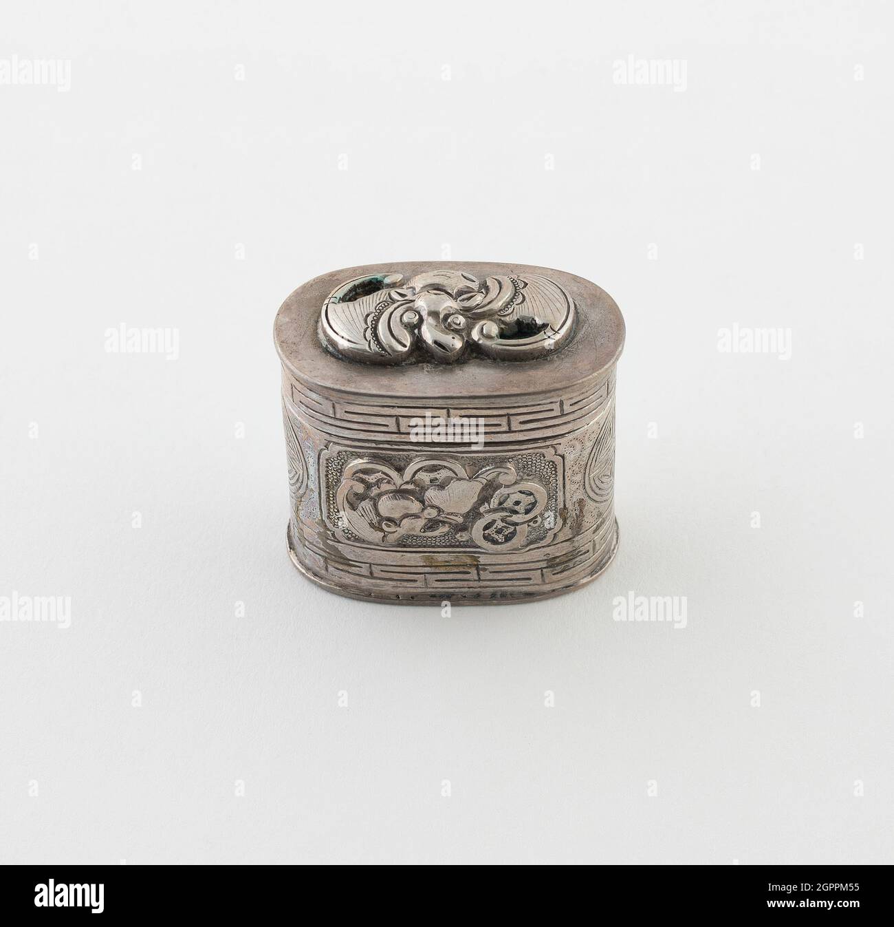 China opium box hi-res stock photography and images - Alamy