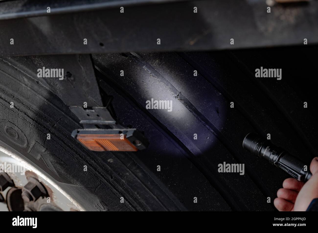 Berlin, Germany. 30th Sep, 2021. In the cone of light of a police ...