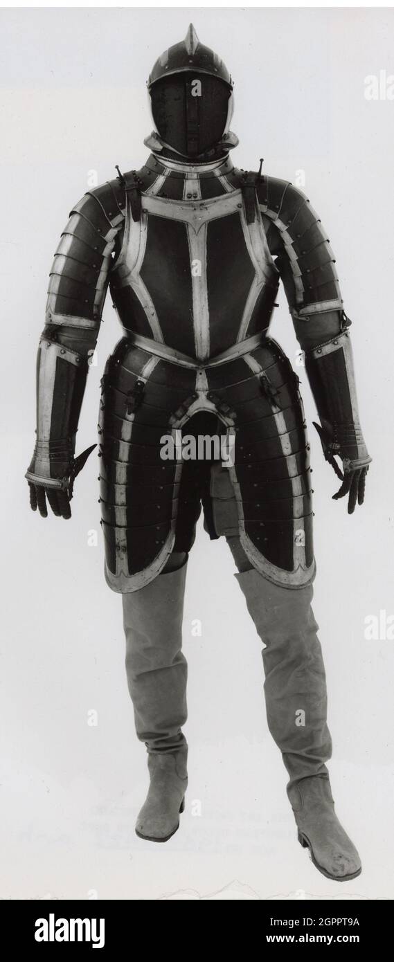 Three quarter armor hi-res stock photography and images - Alamy