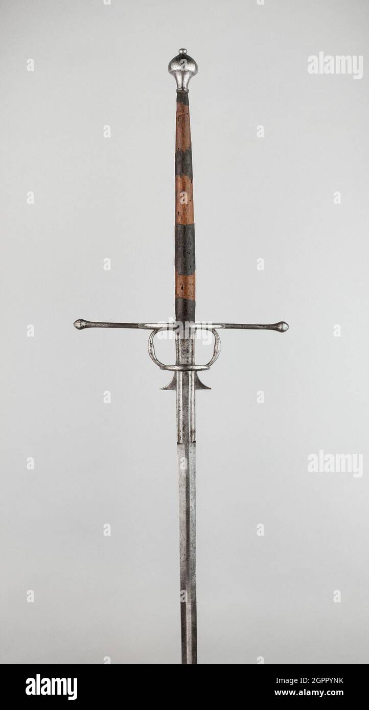 Two handed swords hi-res stock photography and images - Alamy