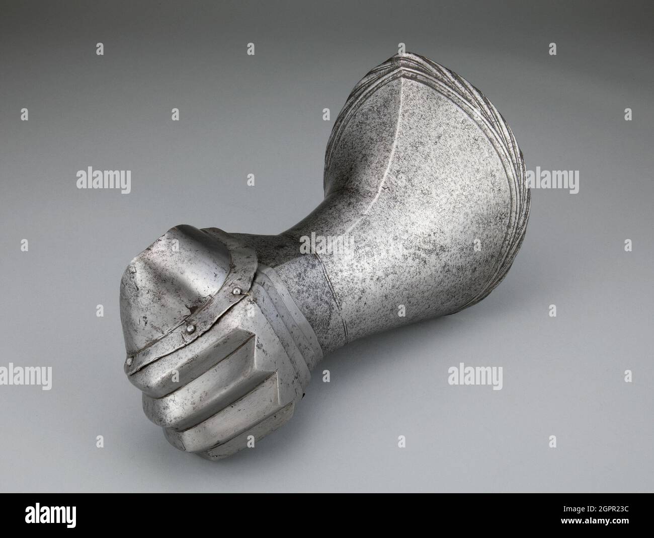 Suit of tilting armour hi-res stock photography and images - Alamy