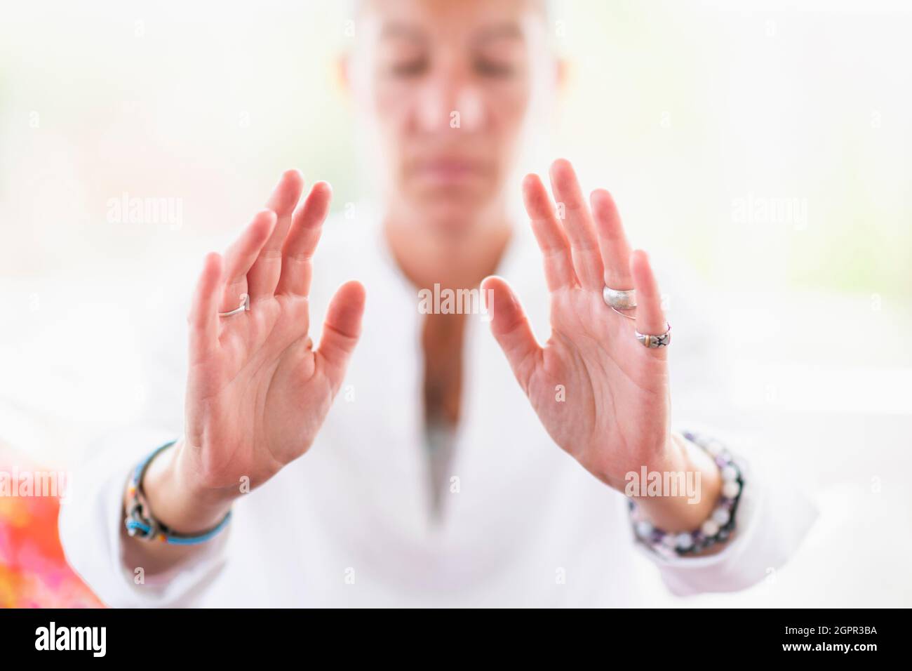 Hands performing sign language hi-res stock photography and images - Alamy