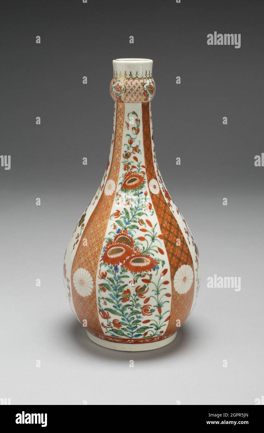 18th century perfume bottles hi-res stock photography and images - Alamy