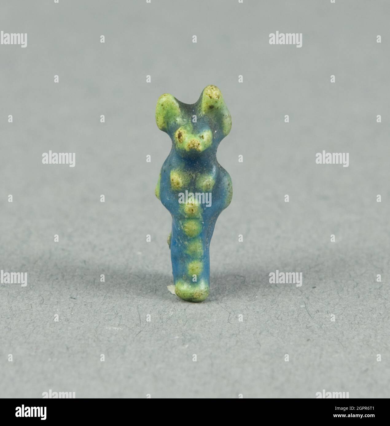 Ancient egyptian jackal mummy hi-res stock photography and images - Alamy