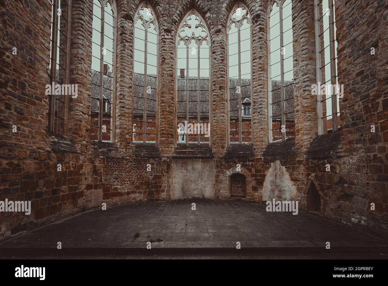 Burned down church hi-res stock photography and images - Alamy