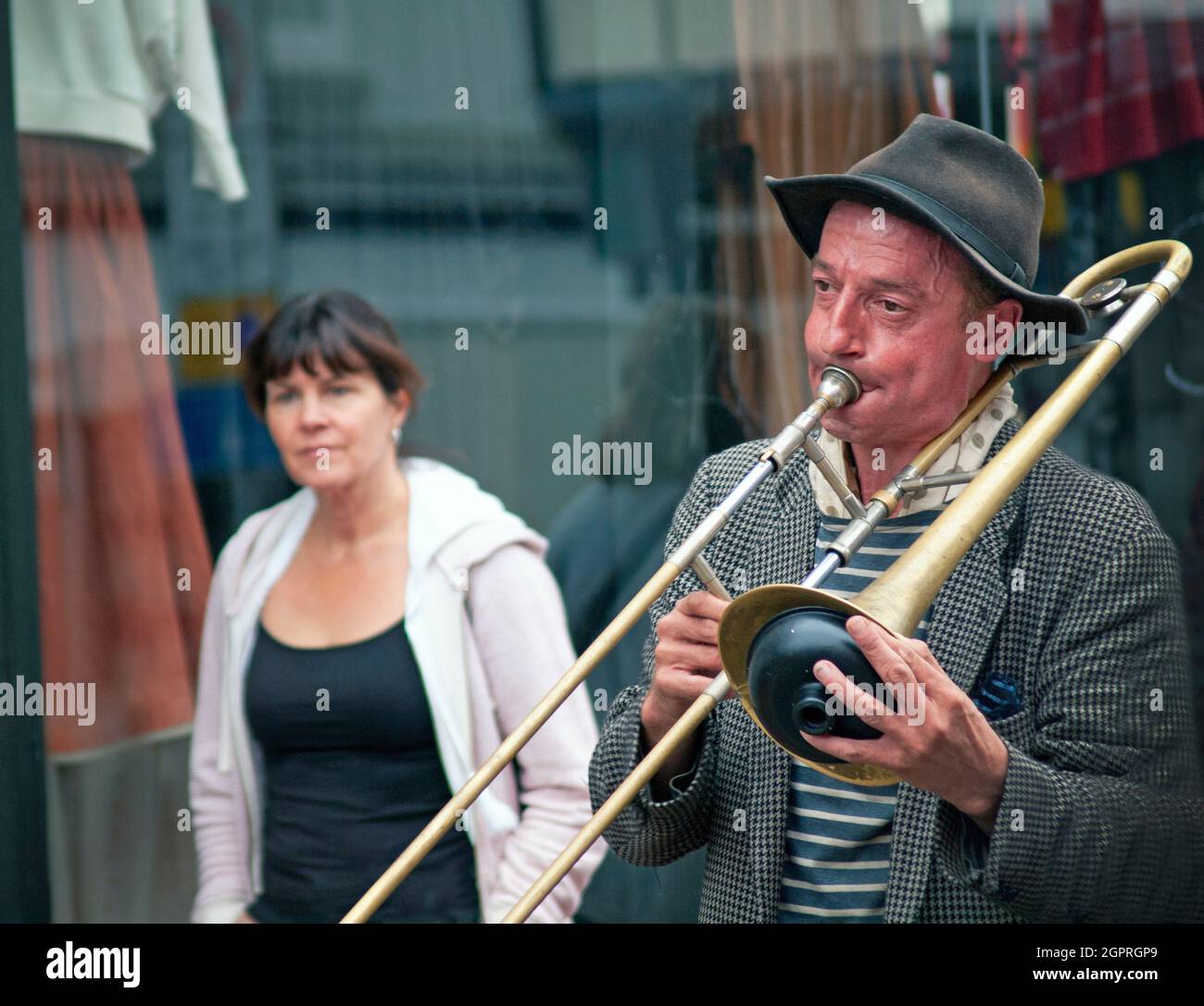 Busking in a Brighton street Stock Photo - Alamy
