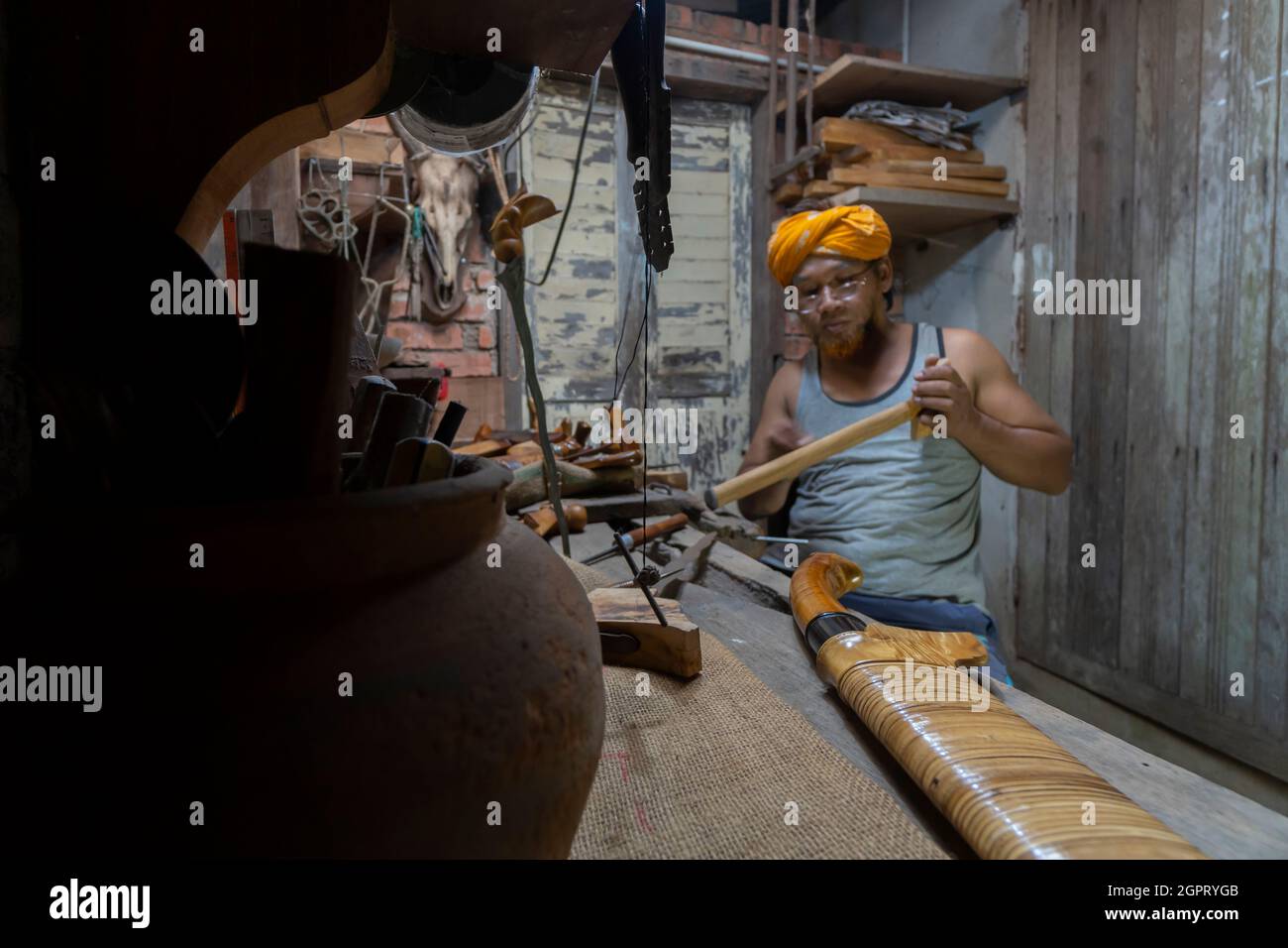 Malaysia keris making hi-res stock photography and images - Alamy