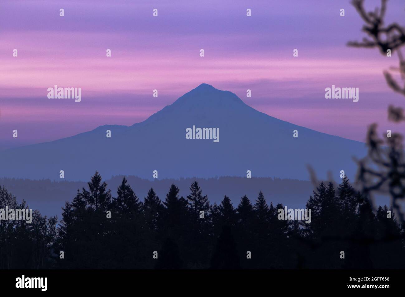 Sunrise over mount hood hi-res stock photography and images - Alamy