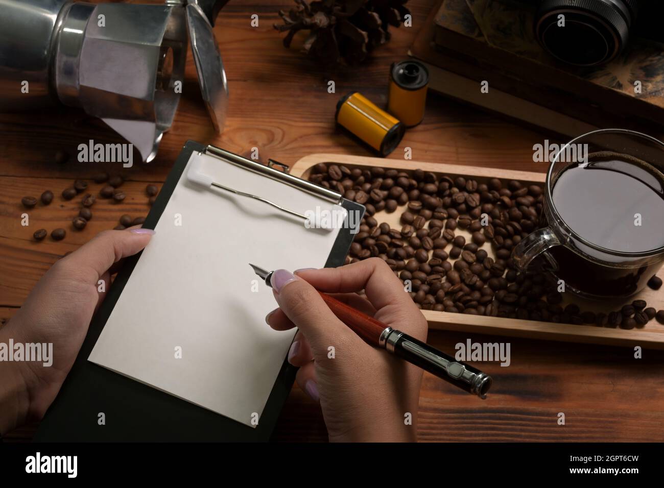 Barista taking order hi-res stock photography and images - Alamy